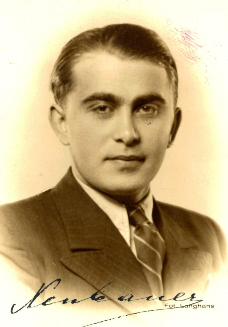 | Database of digitised documents | Holocaust