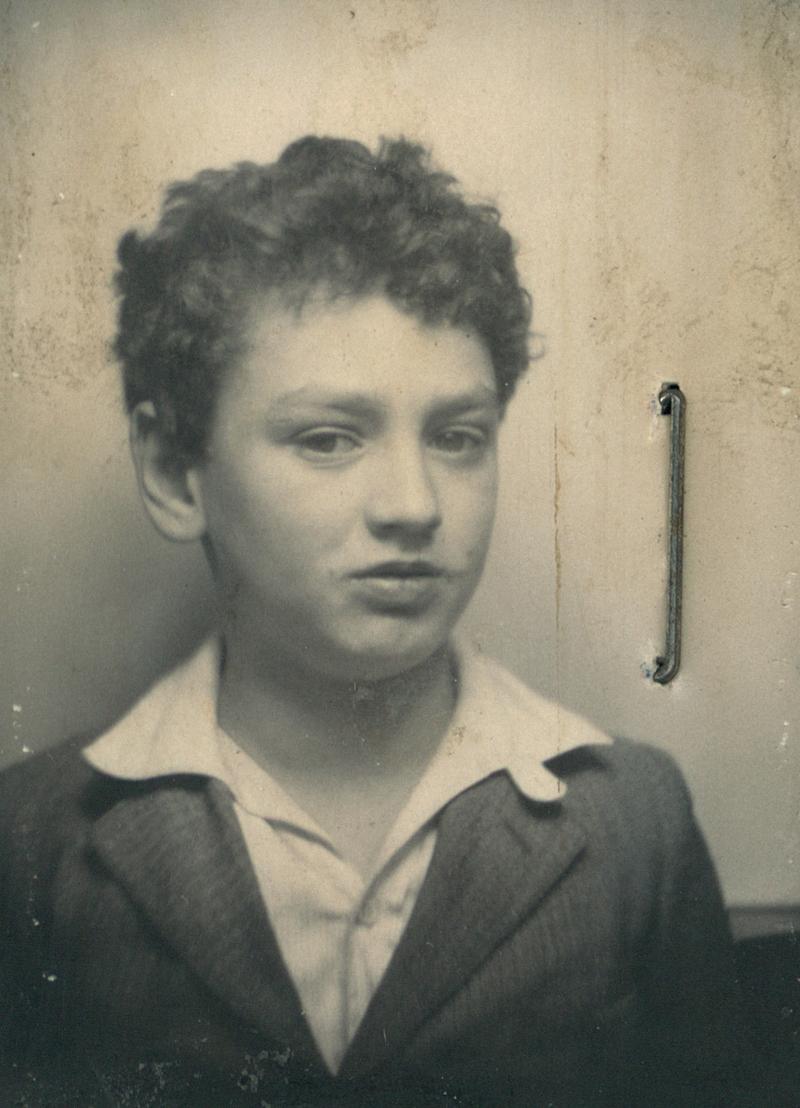 | Database of digitised documents | Holocaust