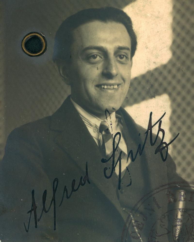 | Database of digitised documents | Holocaust